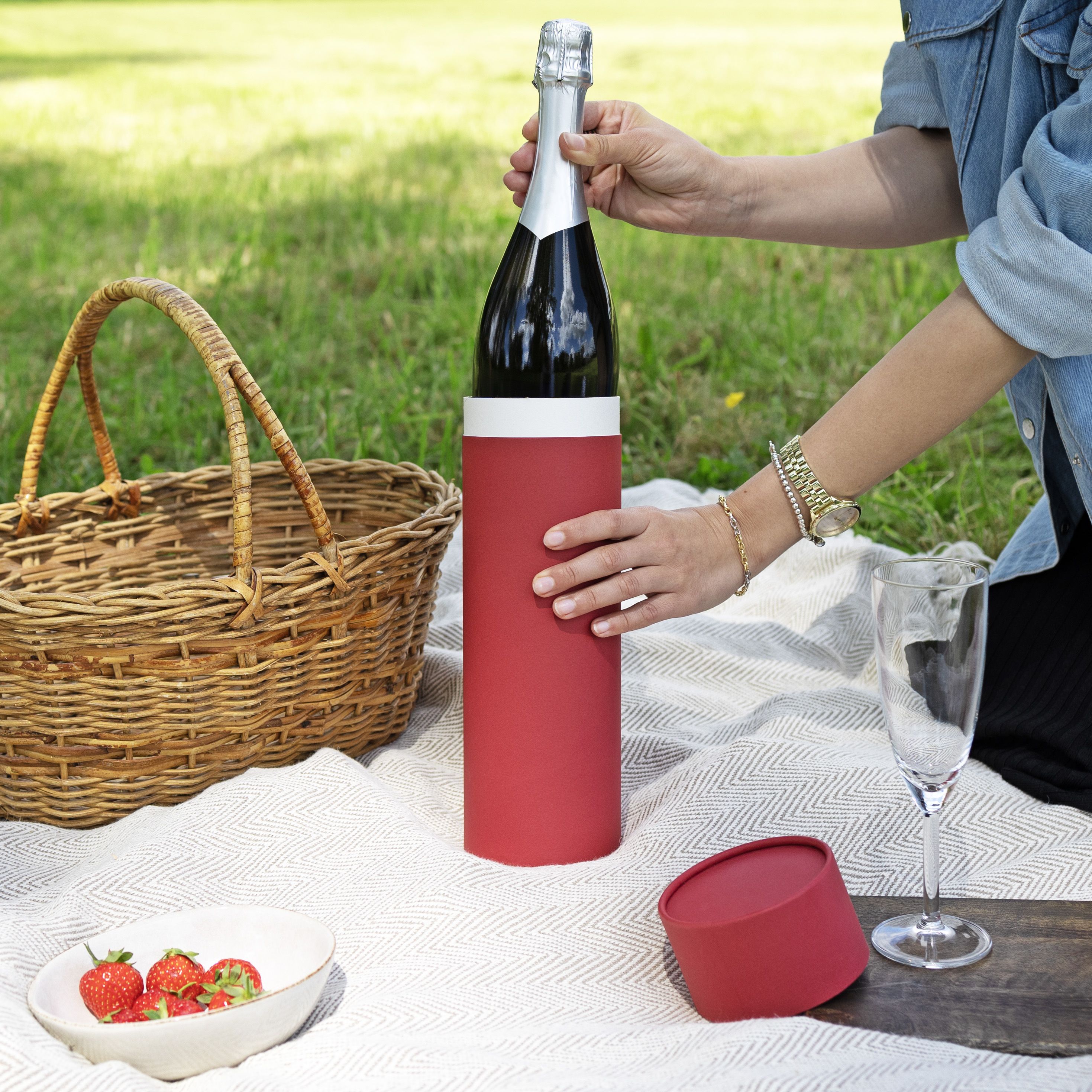 Summer 2025 packaging colours: What’s hot this season | Tiny Box Company